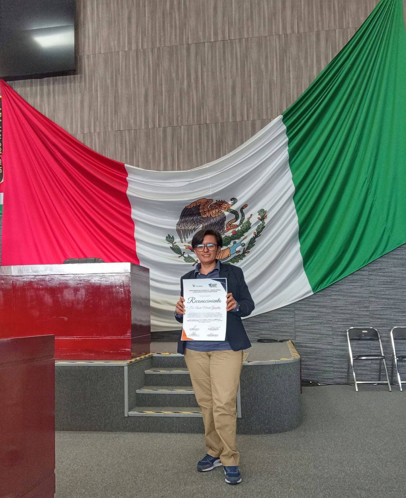 Psicóloga Del Imc Recibe El Galardón A La Psicóloga Morelense 2025